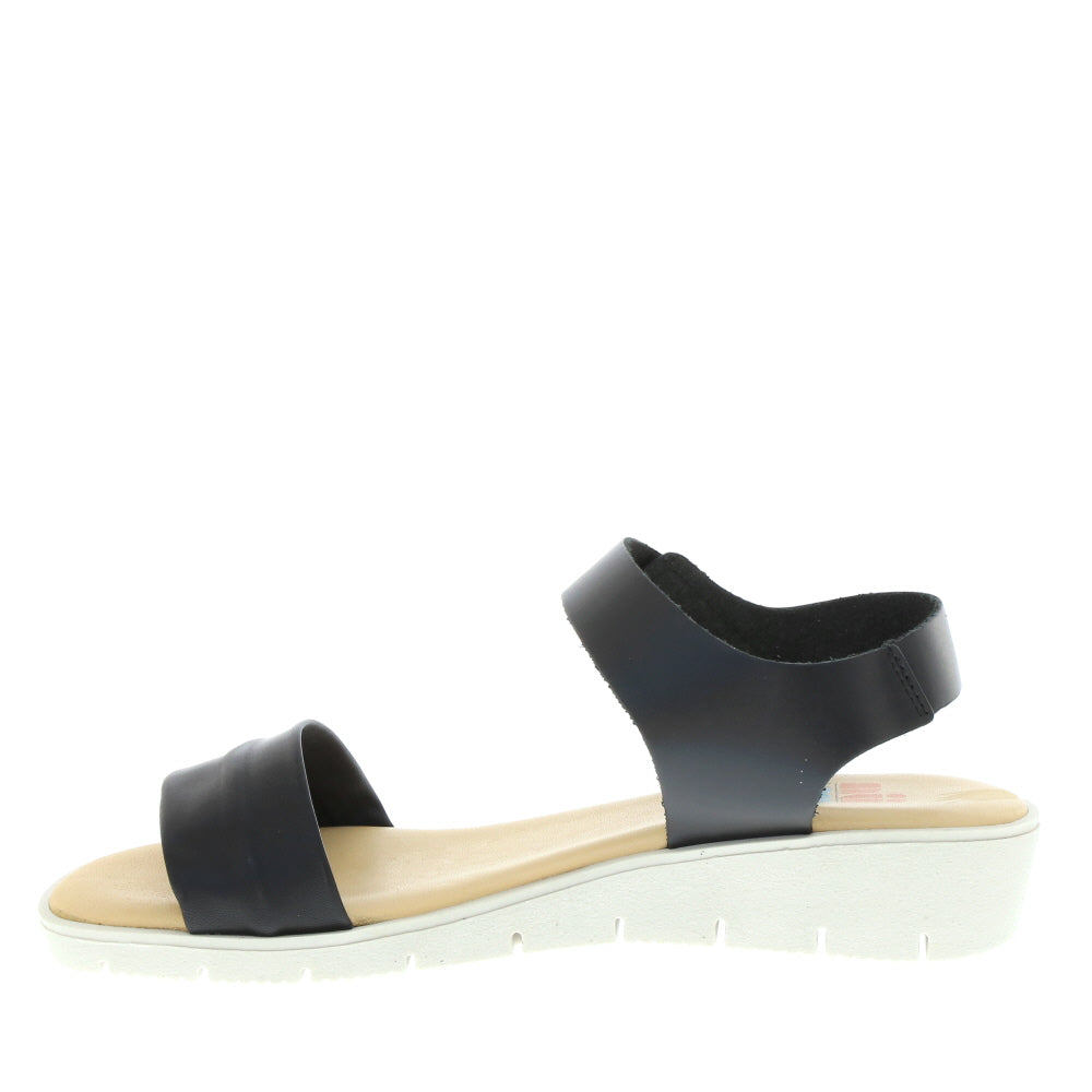 Nu by Neo 'Camila' / Negro – Bob's Shoe Store